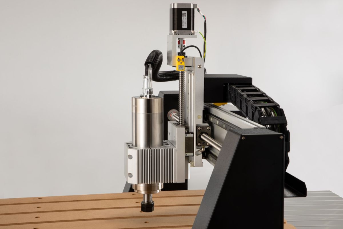 i2r-A. 24(AXIOM AR8 UCCNC) 3HP HF SPINDLE INCLUDED CNC router (1220mm x ...